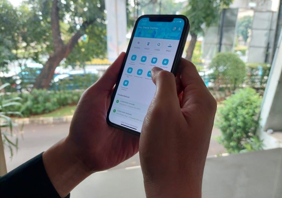 PLN: Penggunaan PLN Mobile Lewati Target 2021 - Iconomics