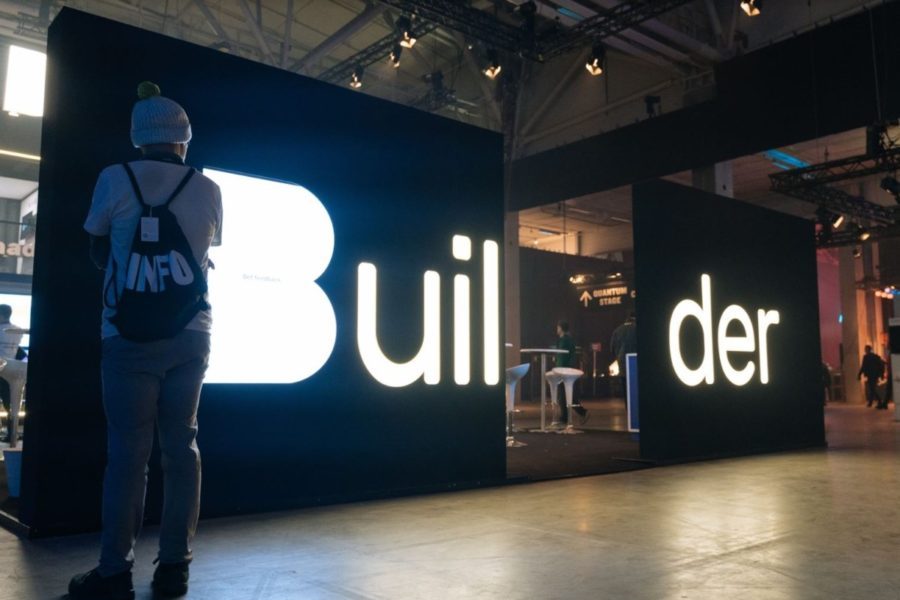 Platform AI Builder.ai Raih Pendanaan Rp1,43 Triliun dari Insight ...