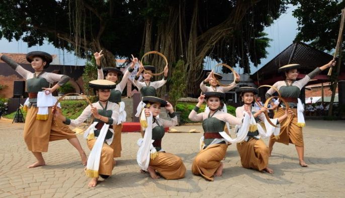 Lestarikan Budaya Kudus, Nojorono Hadirkan Tari Lajur Caping Kalo ...